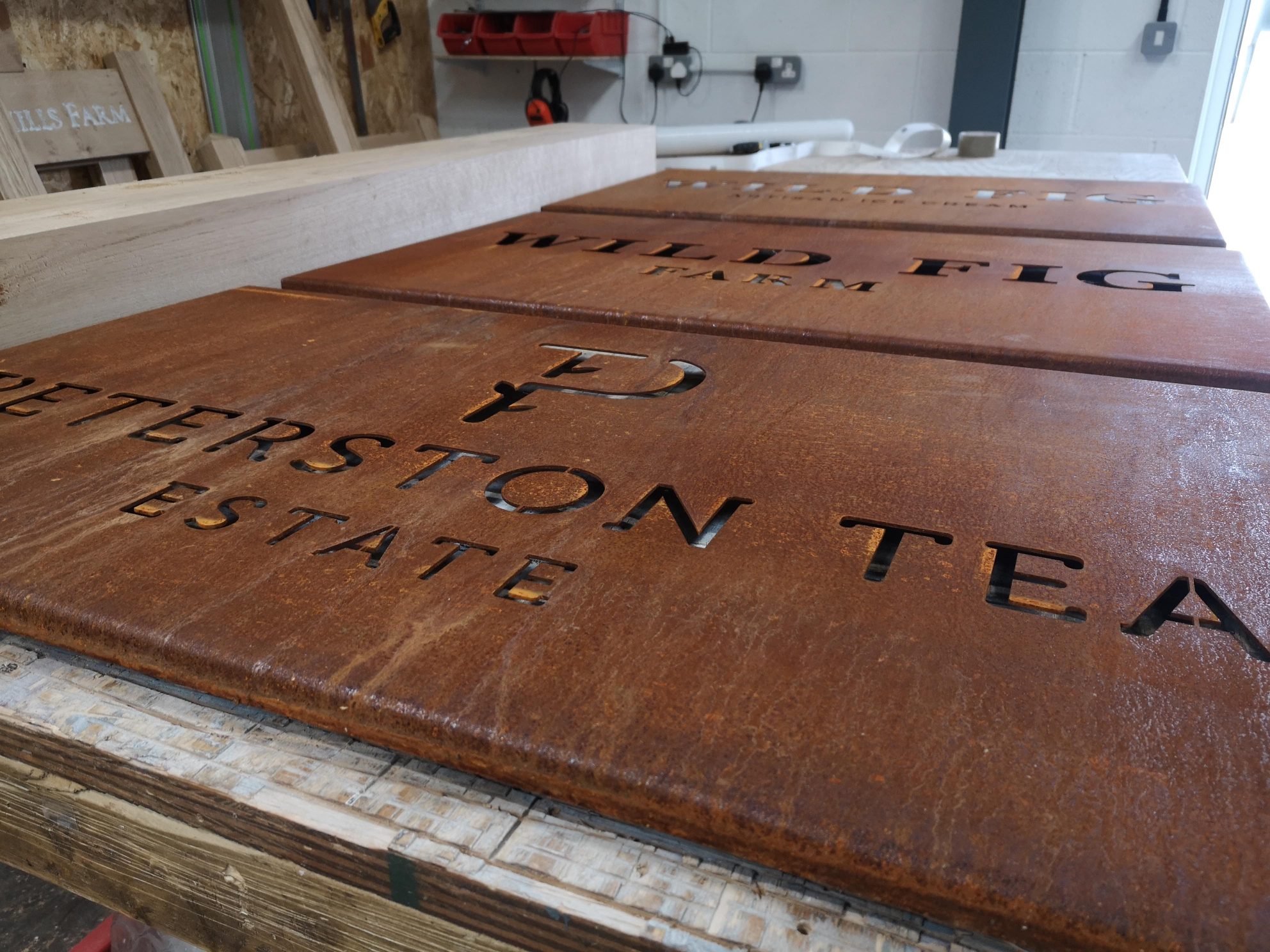 RUSTY METAL SIGNS - Bespoak Designs