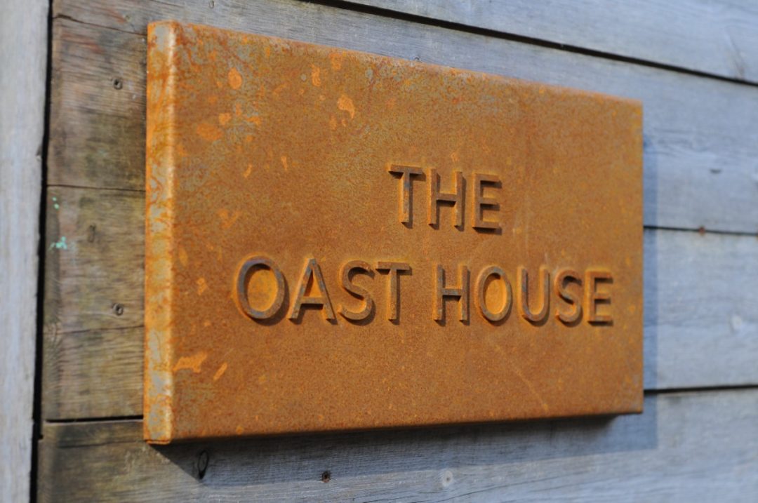 RUSTY METAL SIGNS - Bespoak Designs